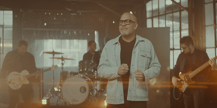 Benjamín Rivera celebra 20 años de su canción Estás Aquí – ICCRadio